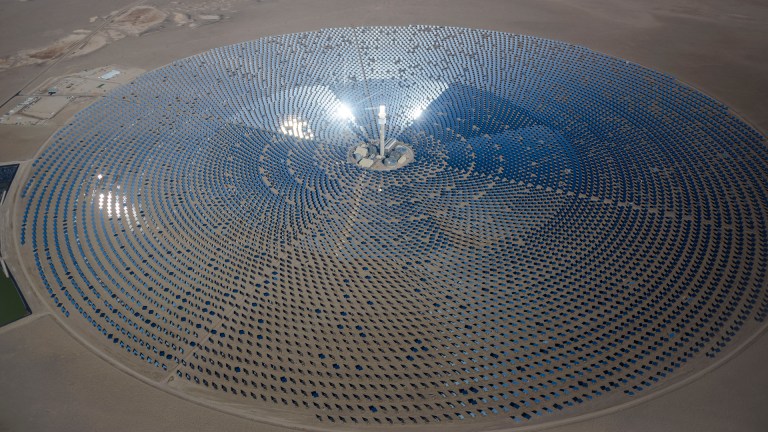 The Ivanpah Solar Project is an Engineering Solar Power Giant in the ...